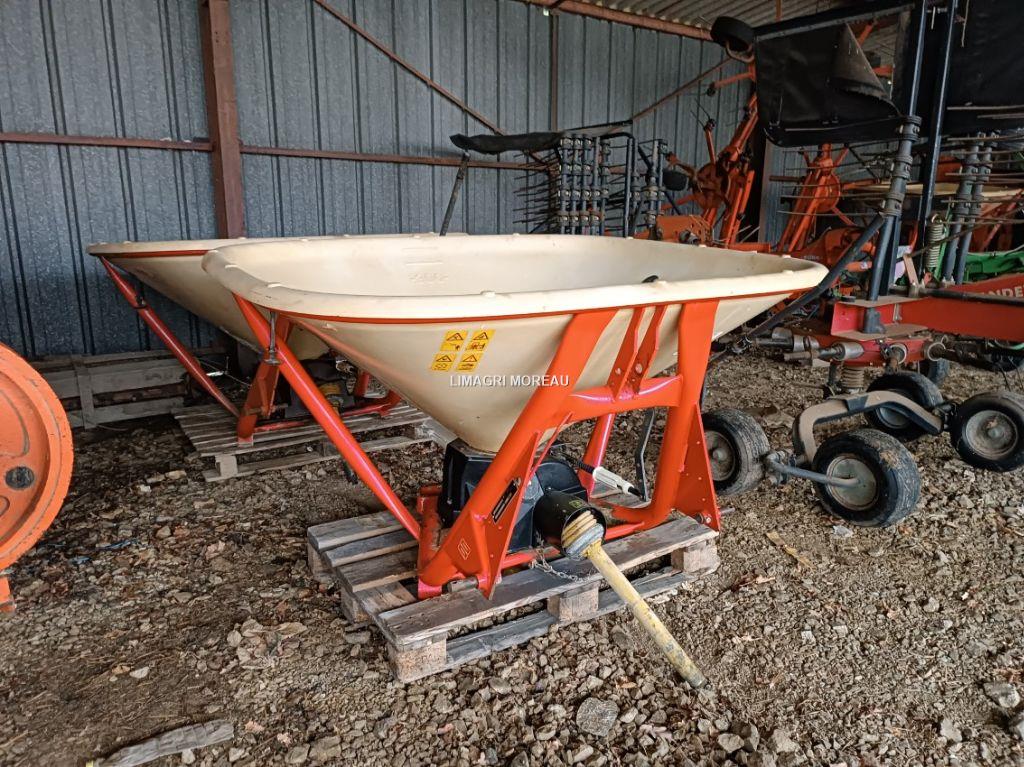 VICON PS 604 d'occasion - Distributeur d'engrais - 2010