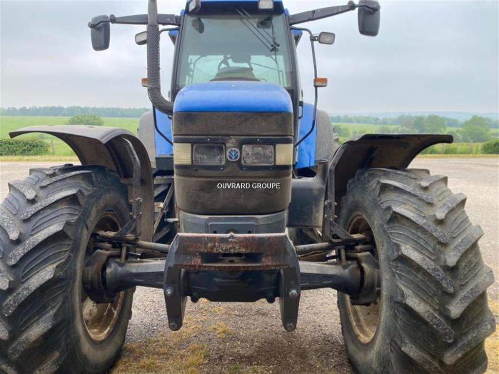 NEW HOLLAND TM135 d'occasion - Tracteur agricole - 2002