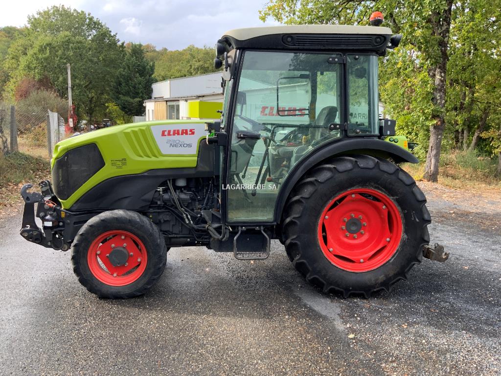CLAAS NEXOS 230 VL d'occasion - Tracteur agricole - 85 ch - 2019