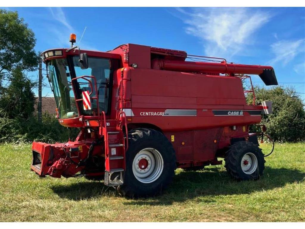 CASE IH AXIAL-FLOW 2388 d'occasion - Moissonneuse-batteuse - 2004
