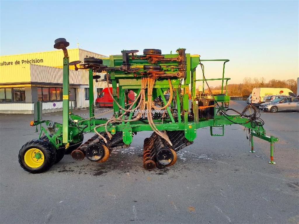 JOHN DEERE 750A d'occasion - Semoir à grains - 2014
