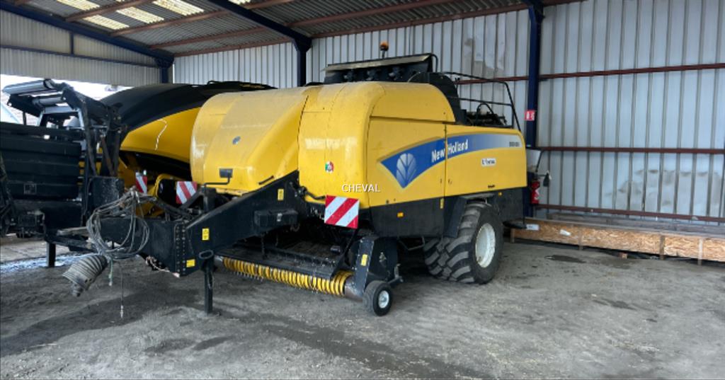 NEW HOLLAND BB 9080 d'occasion - Presse Haute Densité - 2009