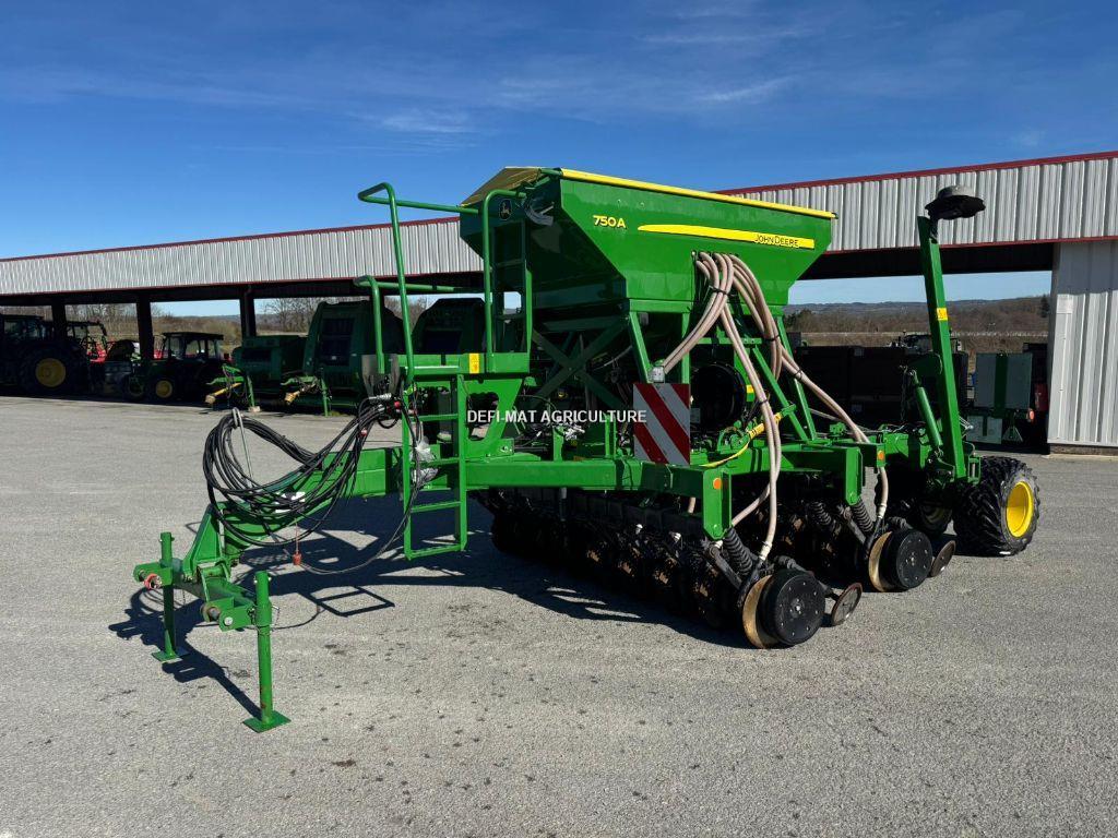 JOHN DEERE 750A d'occasion - Semoir à grains - 2016